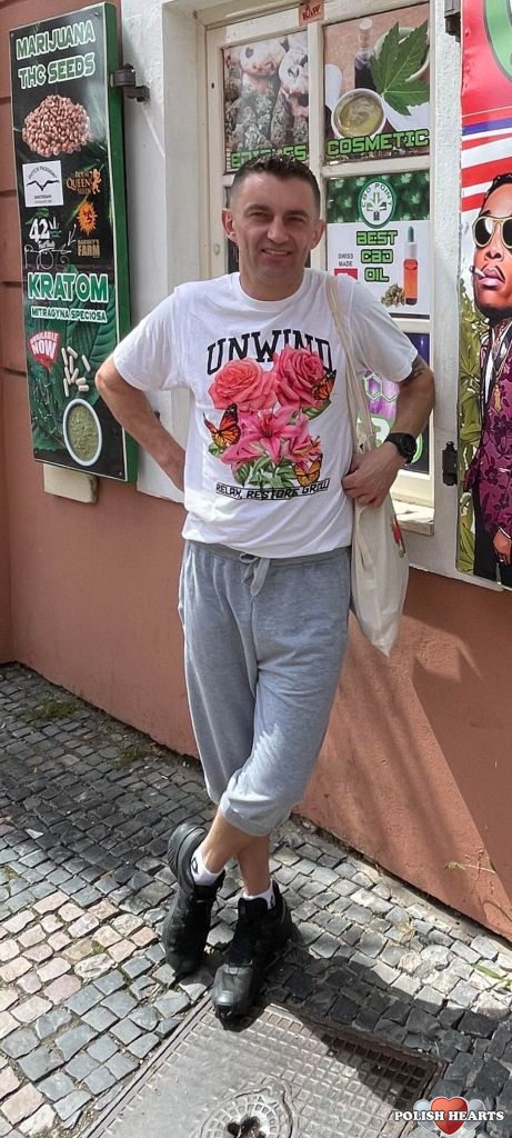 Handsome Polish man: user: PrzemekB1510, 45 years old