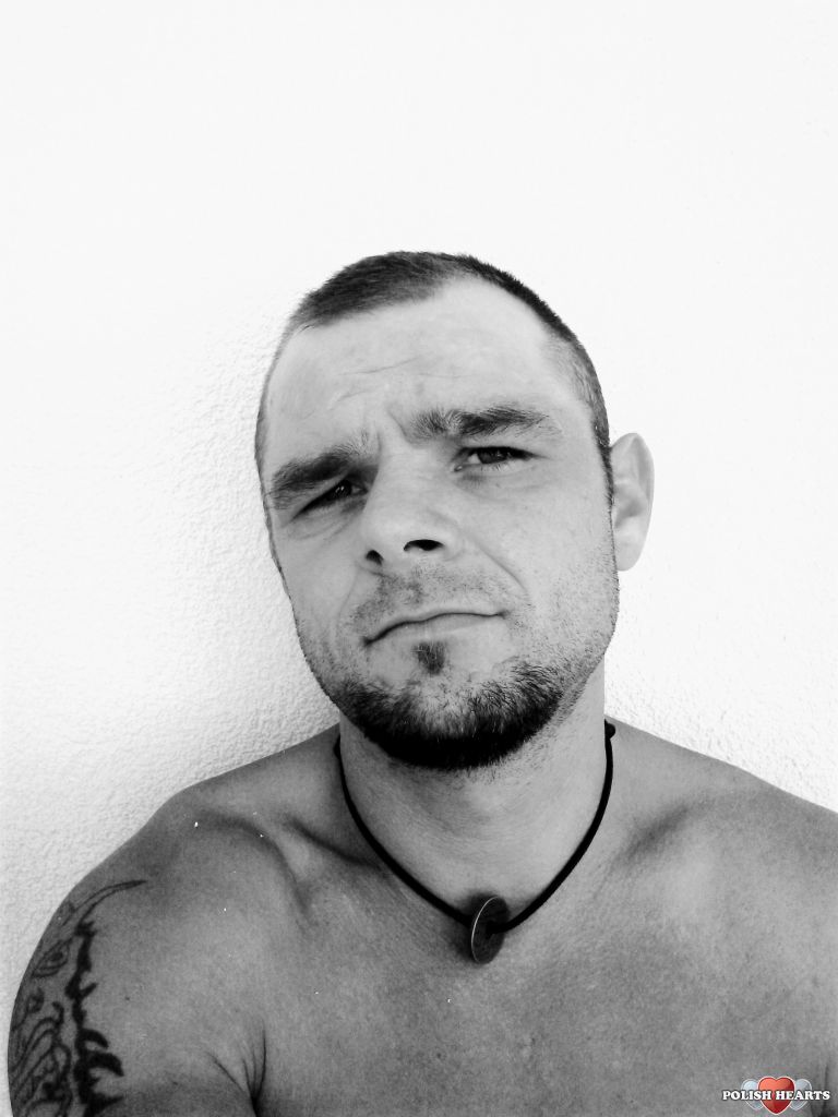 Handsome Polish man: user: Dzin222, 45 years old
