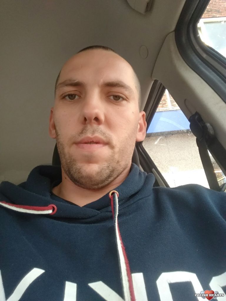 Handsome Polish man: user: Sebaxtc, 35 years old